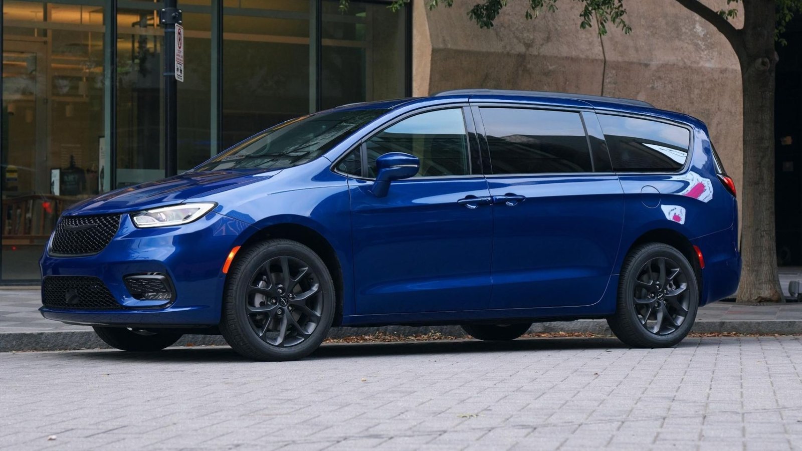 Best Chrysler Models for Families in 2024